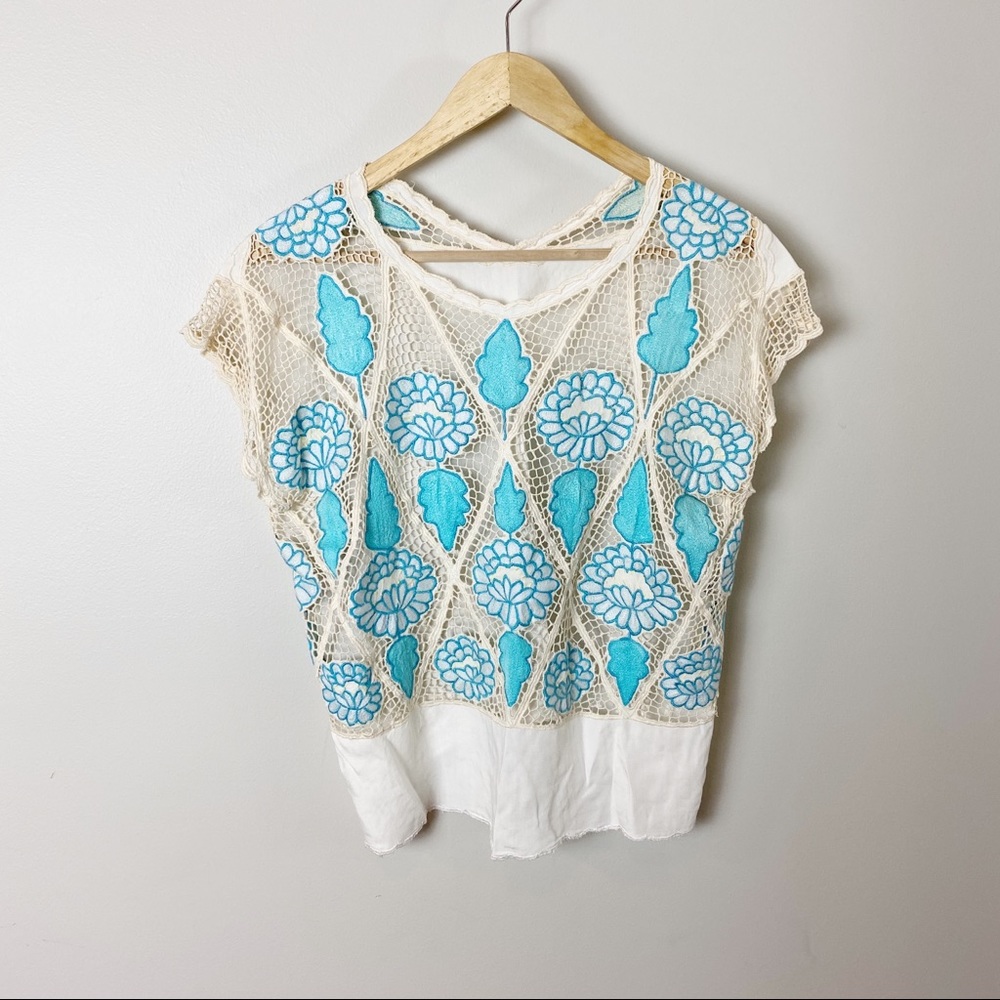 Vintage | 70’s Crochet Floral Open Weave Top S M - Gem